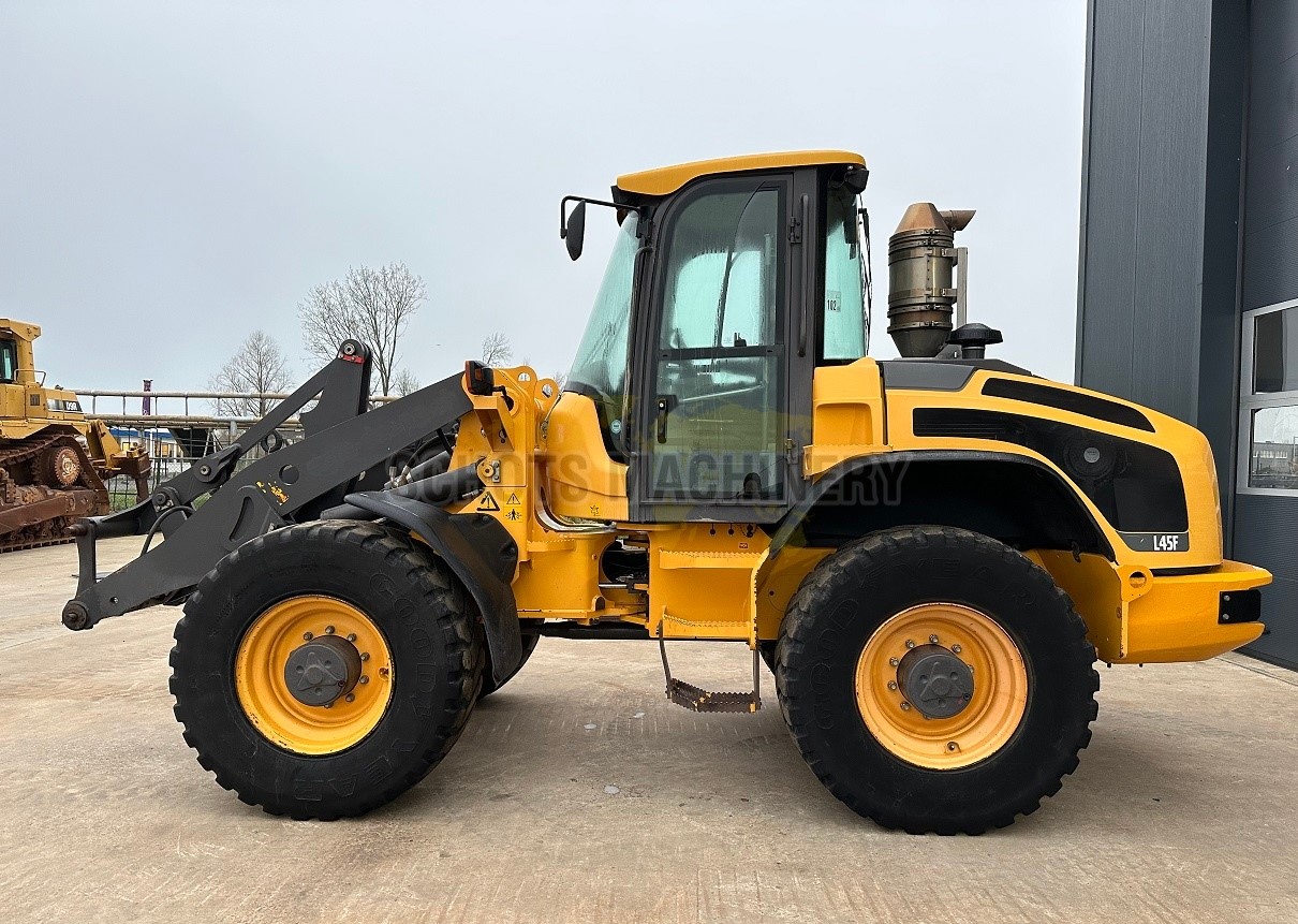 2011 VOLVO L45F - Schots Machinery
