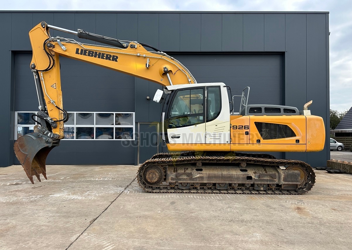 LIEBHERR R926 - Schots Machinery