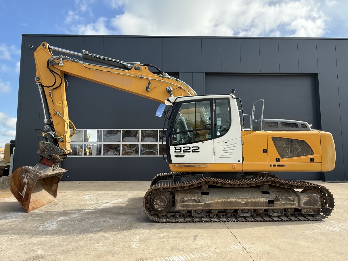 LIEBHERR R922 LC - Schots Machinery